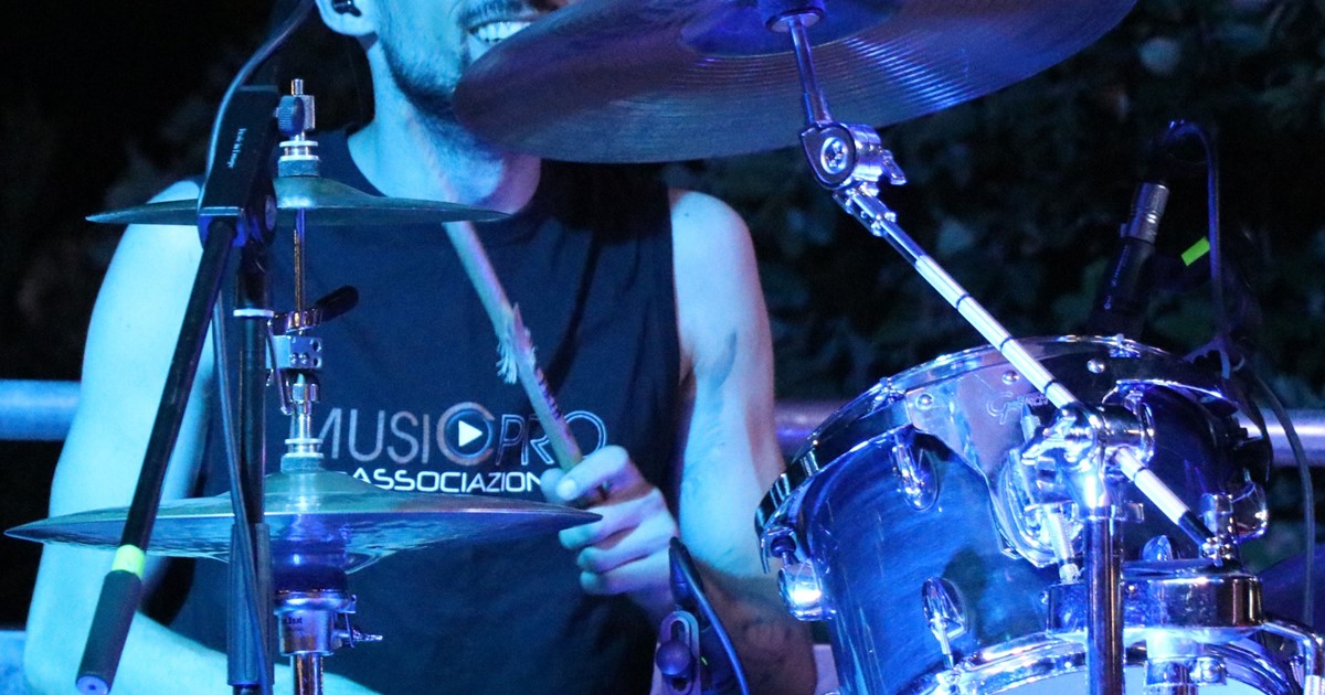 Daniele Serra - Batterista, arrangiatore, compositore - Genova ...